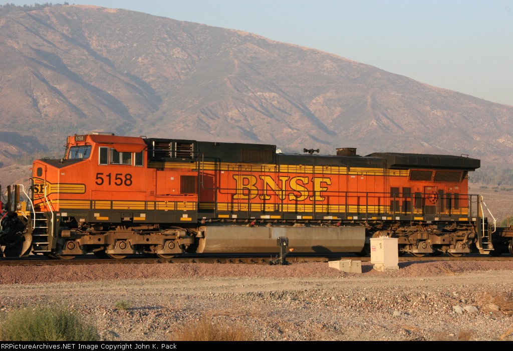 BNSF 5158